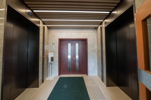 New lifts at Block A to E | EdUHK Estates Office